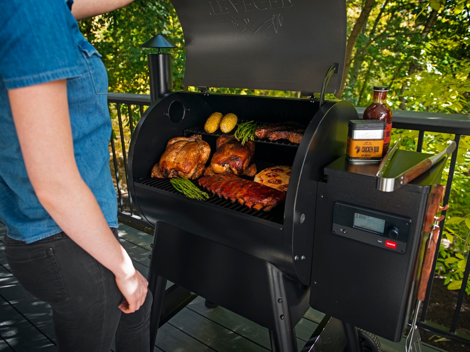Athena entra nel mondo barbecue con Traeger - MG Marketing Giardinaggio